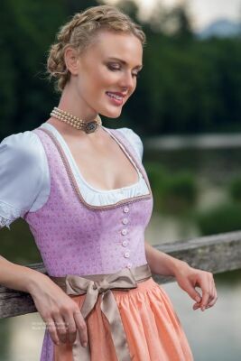 Trachtenmode + Trachtenshop Online - edle Dirndl & Trachten